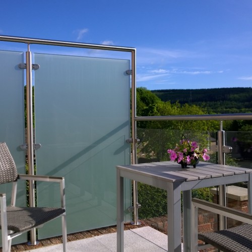 Glass WInd Screen Raised Privacy Screen