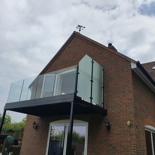 Infinity Frameless Walkout Balcony | UK Custom - Dio-Met